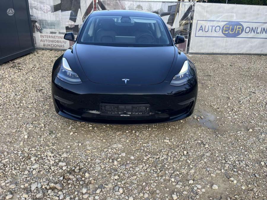 Черный Тесла Модель 3 2021 в Каунас, объемом двигателя 0.00 л и пробегом 225 тыс. км за 18650 €, фото 4 на AUTOMOTO.COM.LV