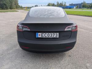 Melns Tesla Model 3 2021 Kauņa, ar dzinēja tilpumu 0.00 L un nobraukumu 65 tūkst. km par 24500 €, foto 5 vietnē AUTOMOTO.COM.LV