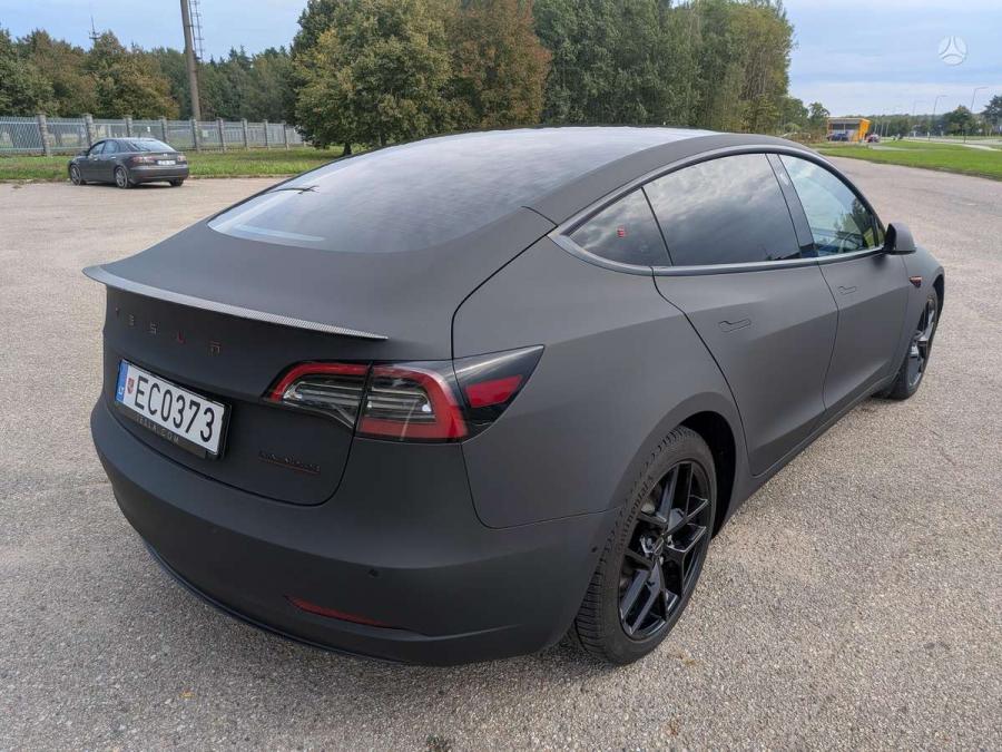 Melns Tesla Model 3 2021 Kauņa, ar dzinēja tilpumu 0.00 L un nobraukumu 65 tūkst. km par 24500 €, foto 6 vietnē AUTOMOTO.COM.LV