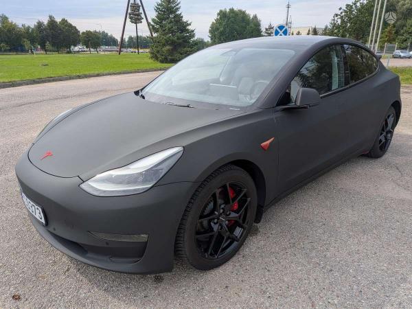Melns Tesla Model 3 2021 Kauņa, ar dzinēja tilpumu 0.00 L un nobraukumu 65 tūkst. km par 24500 €, foto 1 vietnē AUTOMOTO.COM.LV