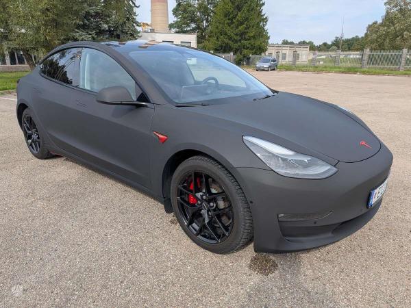 Melns Tesla Model 3 2021 Kauņa, ar dzinēja tilpumu 0.00 L un nobraukumu 65 tūkst. km par 24500 €, foto 8 vietnē AUTOMOTO.COM.LV