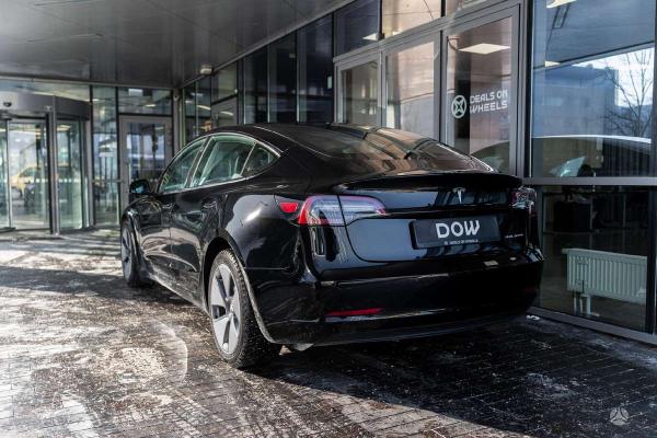 Melns Tesla Model 3 2022 Viļņa, ar dzinēja tilpumu 0.00 L un nobraukumu 110 tūkst. km par 25900 €, foto 5 vietnē AUTOMOTO.COM.LV