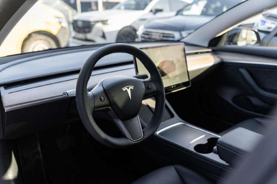 Melns Tesla Model 3 2022 Viļņa, ar dzinēja tilpumu 0.00 L un nobraukumu 110 tūkst. km par 25900 €, foto 8 vietnē AUTOMOTO.COM.LV