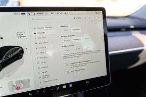 Melns Tesla Model 3 2022 Viļņa, ar dzinēja tilpumu 0.00 L un nobraukumu 110 tūkst. km par 25900 €, foto 20 vietnē AUTOMOTO.COM.LV