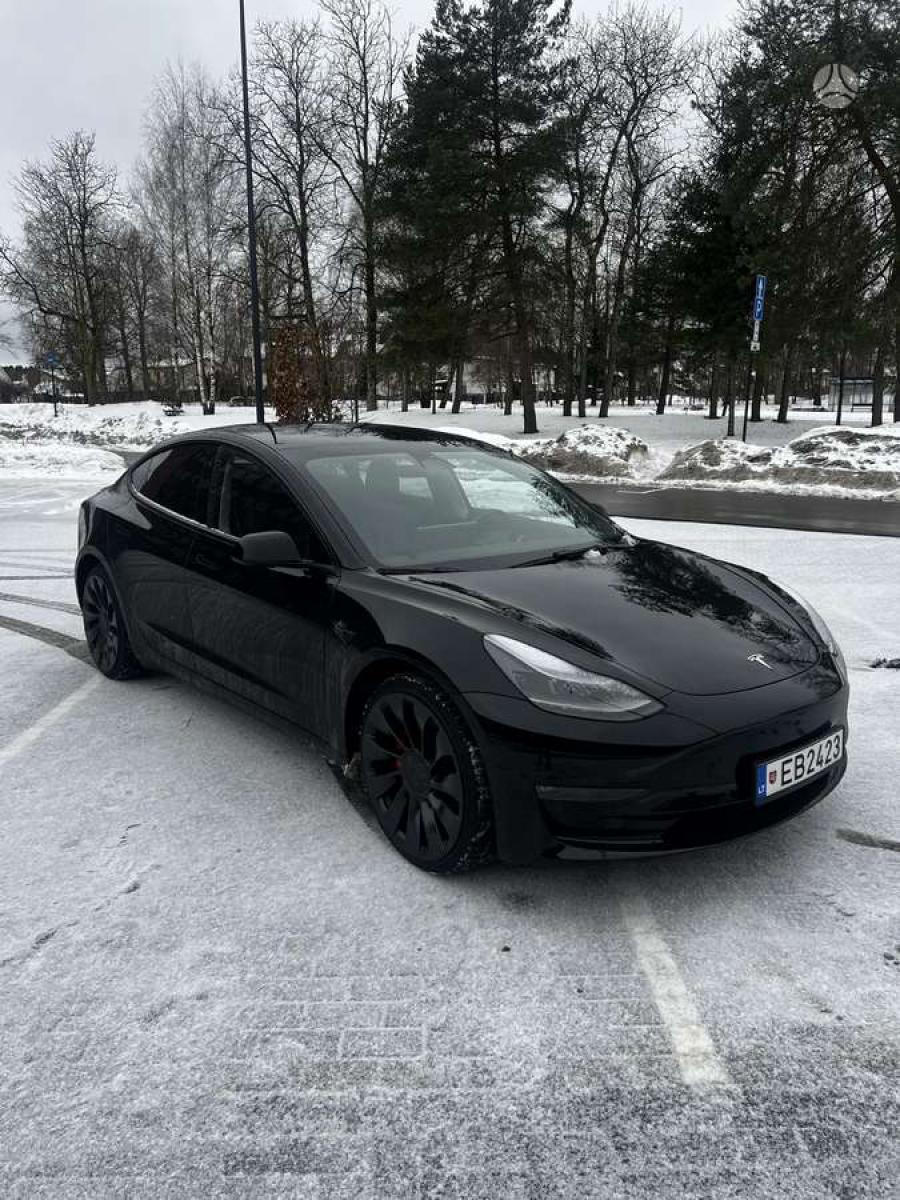 Black Tesla Model 3 2022 in Vilnius, with an engine capacity of 0.00 L and mileage of 49 thousand km for 24100 €, photo 2 on AUTOMOTO.COM.LV