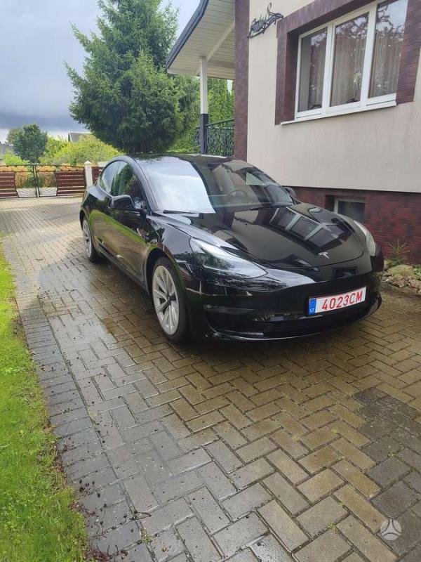 Melns Tesla Model 3 2022 Mažeikiai, ar dzinēja tilpumu 0.00 L un nobraukumu 127 tūkst. km par 24300 €, foto 2 vietnē AUTOMOTO.COM.LV