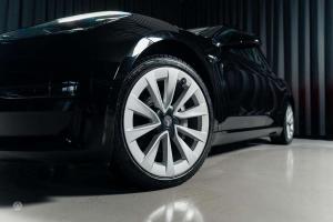 Melns Tesla Model 3 2023 Viļņa, ar dzinēja tilpumu 0.00 L un nobraukumu 38 tūkst. km par 29999 €, foto 12 vietnē AUTOMOTO.COM.LV