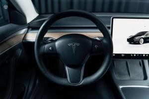 Melns Tesla Model 3 2023 Viļņa, ar dzinēja tilpumu 0.00 L un nobraukumu 38 tūkst. km par 29999 €, foto 21 vietnē AUTOMOTO.COM.LV