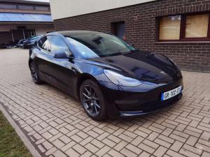 Melns Tesla Model 3 2023 Kauņa, ar dzinēja tilpumu 0.00 L un nobraukumu 109 tūkst. km par 12900 €, foto  vietnē AUTOMOTO.COM.LV