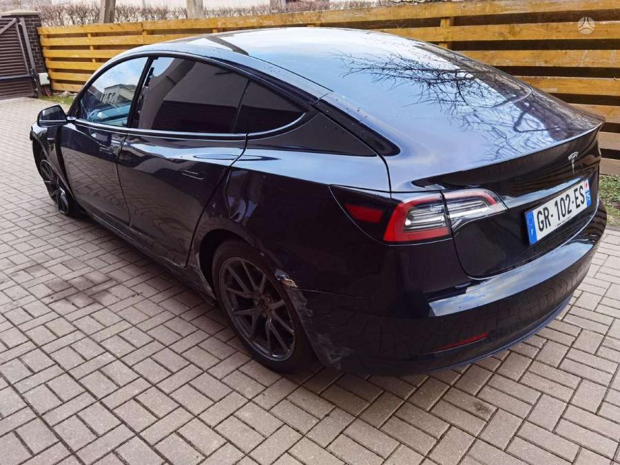 Melns Tesla Model 3 2023 Kauņa, ar dzinēja tilpumu 0.00 L un nobraukumu 109 tūkst. km par 12900 €, foto 12 vietnē AUTOMOTO.COM.LV
