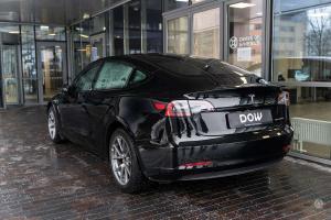 Melns Tesla Model 3 2023 Viļņa, ar dzinēja tilpumu 0.00 L un nobraukumu 134 tūkst. km par 26500 €, foto 5 vietnē AUTOMOTO.COM.LV