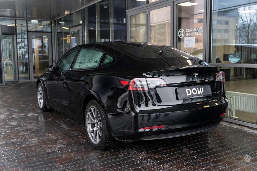 Melns Tesla Model 3 2023 Viļņa, ar dzinēja tilpumu 0.00 L un nobraukumu 134 tūkst. km par 26500 €, foto 5 vietnē AUTOMOTO.COM.LV