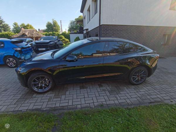 Melns Tesla Model 3 2023 Kauņa, ar dzinēja tilpumu 0.00 L un nobraukumu 61 tūkst. km par 17500 €, foto 7 vietnē AUTOMOTO.COM.LV