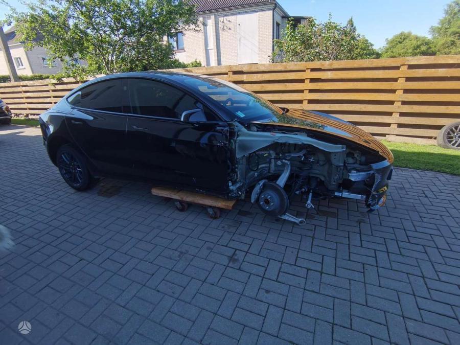 Melns Tesla Model 3 2023 Kauņa, ar dzinēja tilpumu 0.00 L un nobraukumu 62 tūkst. km par 16700 €, foto 22 vietnē AUTOMOTO.COM.LV