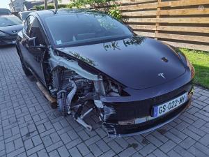 Melns Tesla Model 3 2023 Kauņa, ar dzinēja tilpumu 0.00 L un nobraukumu 62 tūkst. km par 16700 €, foto 24 vietnē AUTOMOTO.COM.LV