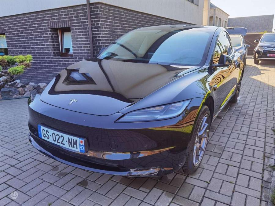 Melns Tesla Model 3 2023 Kauņa, ar dzinēja tilpumu 0.00 L un nobraukumu 62 tūkst. km par 16700 €, foto 26 vietnē AUTOMOTO.COM.LV