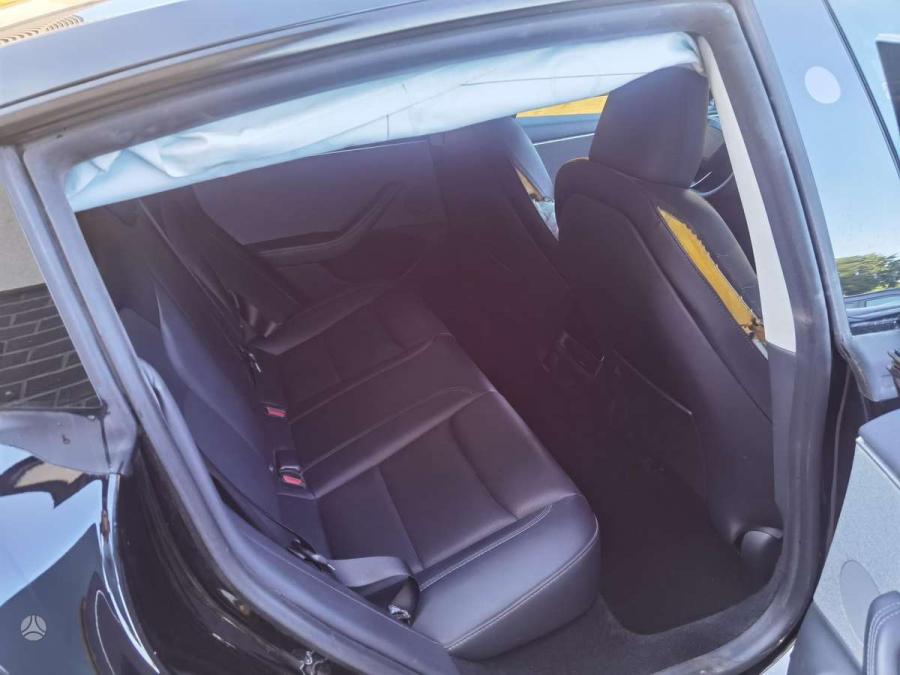 Melns Tesla Model 3 2023 Kauņa, ar dzinēja tilpumu 0.00 L un nobraukumu 62 tūkst. km par 16700 €, foto 39 vietnē AUTOMOTO.COM.LV