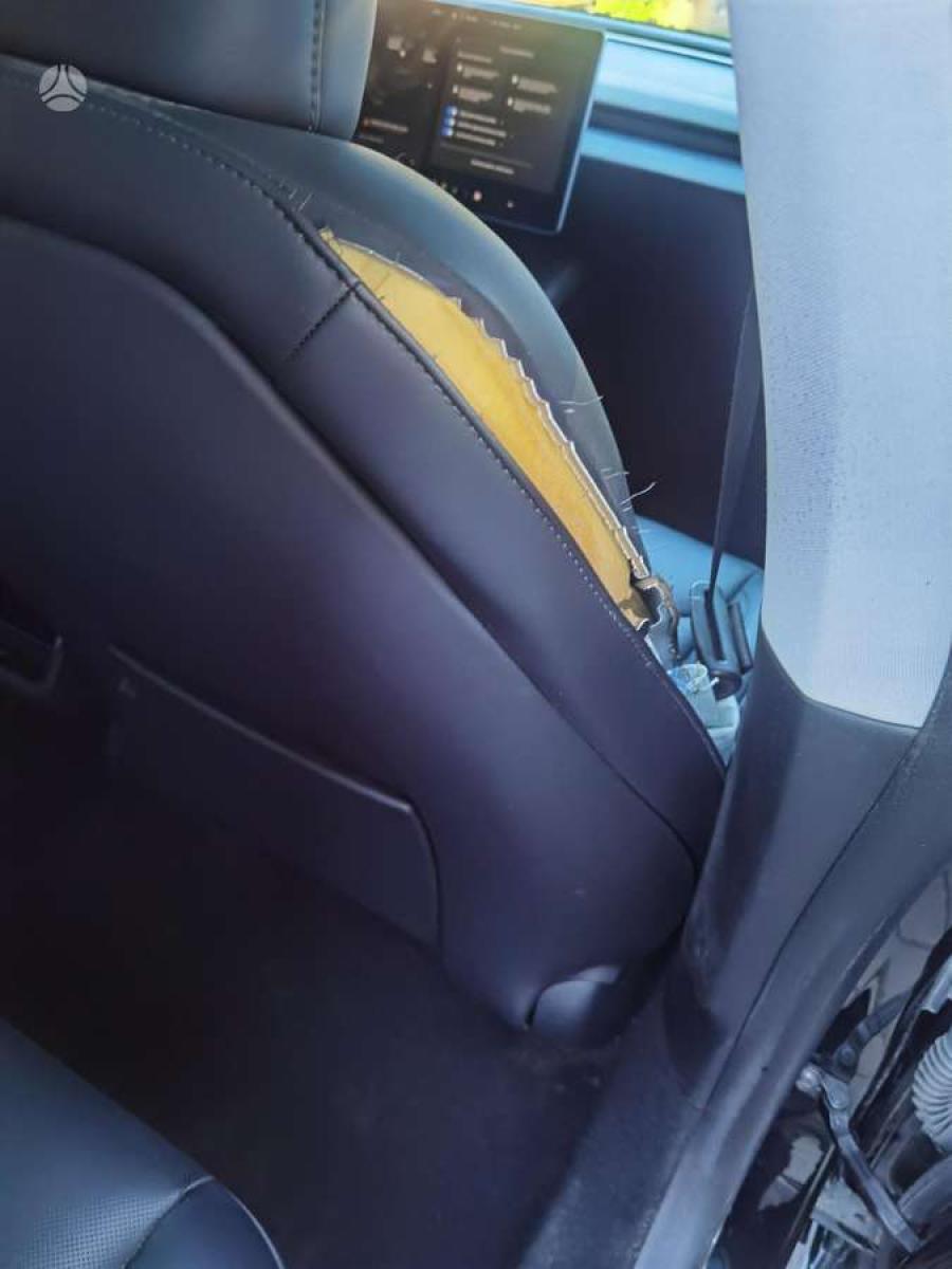 Melns Tesla Model 3 2023 Kauņa, ar dzinēja tilpumu 0.00 L un nobraukumu 62 tūkst. km par 16700 €, foto 40 vietnē AUTOMOTO.COM.LV