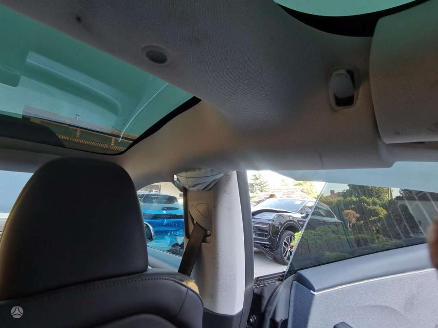 Melns Tesla Model 3 2023 Kauņa, ar dzinēja tilpumu 0.00 L un nobraukumu 62 tūkst. km par 16700 €, foto 46 vietnē AUTOMOTO.COM.LV