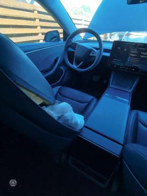 Melns Tesla Model 3 2023 Kauņa, ar dzinēja tilpumu 0.00 L un nobraukumu 62 tūkst. km par 16700 €, foto 48 vietnē AUTOMOTO.COM.LV