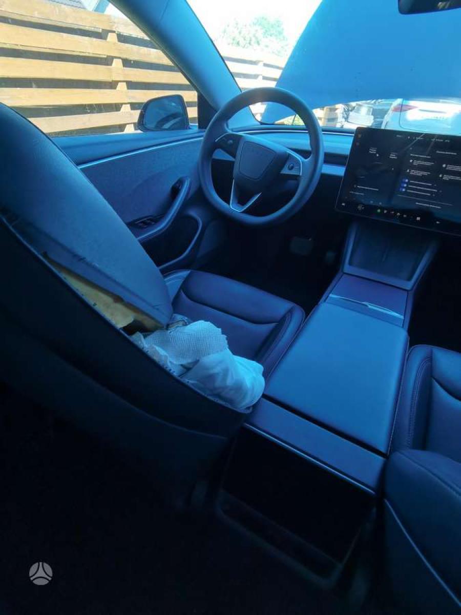 Melns Tesla Model 3 2023 Kauņa, ar dzinēja tilpumu 0.00 L un nobraukumu 62 tūkst. km par 16700 €, foto 48 vietnē AUTOMOTO.COM.LV