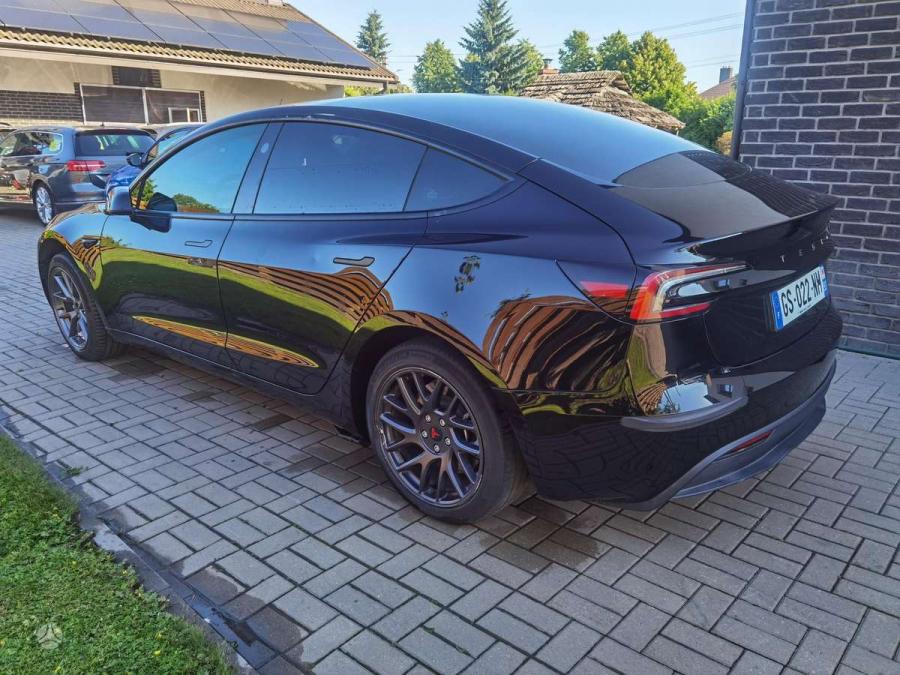 Melns Tesla Model 3 2023 Kauņa, ar dzinēja tilpumu 0.00 L un nobraukumu 62 tūkst. km par 16700 €, foto 56 vietnē AUTOMOTO.COM.LV