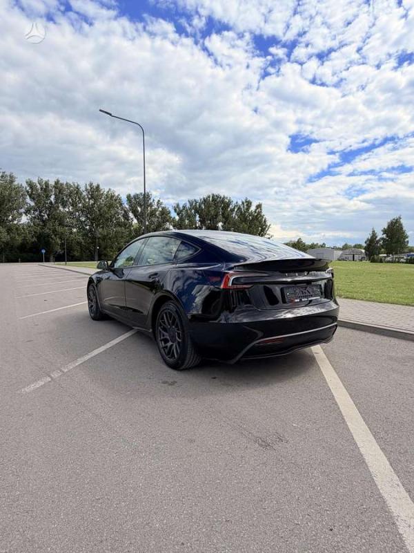 Melns Tesla Model 3 2023 Šauļi, ar dzinēja tilpumu 0.00 L un nobraukumu 17 tūkst. km par 28000 €, foto 5 vietnē AUTOMOTO.COM.LV