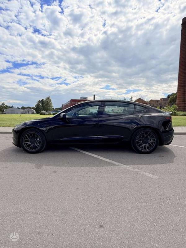 Melns Tesla Model 3 2023 Šauļi, ar dzinēja tilpumu 0.00 L un nobraukumu 17 tūkst. km par 28000 €, foto 6 vietnē AUTOMOTO.COM.LV