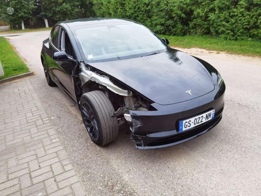 Melns Tesla Model 3 2023 Kauņa, ar dzinēja tilpumu 0.00 L un nobraukumu 62 tūkst. km par 17400 €, foto 11 vietnē AUTOMOTO.COM.LV