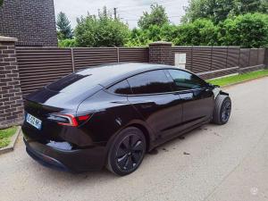 Melns Tesla Model 3 2023 Kauņa, ar dzinēja tilpumu 0.00 L un nobraukumu 62 tūkst. km par 17400 €, foto 16 vietnē AUTOMOTO.COM.LV