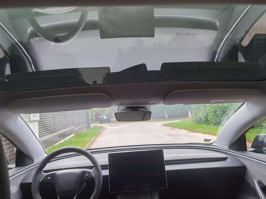 Melns Tesla Model 3 2023 Kauņa, ar dzinēja tilpumu 0.00 L un nobraukumu 62 tūkst. km par 17400 €, foto 24 vietnē AUTOMOTO.COM.LV