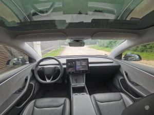 Melns Tesla Model 3 2023 Kauņa, ar dzinēja tilpumu 0.00 L un nobraukumu 62 tūkst. km par 17400 €, foto 28 vietnē AUTOMOTO.COM.LV