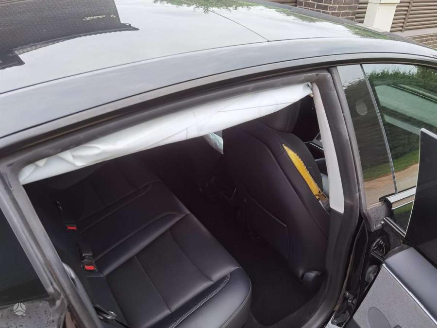 Melns Tesla Model 3 2023 Kauņa, ar dzinēja tilpumu 0.00 L un nobraukumu 62 tūkst. km par 17400 €, foto 31 vietnē AUTOMOTO.COM.LV