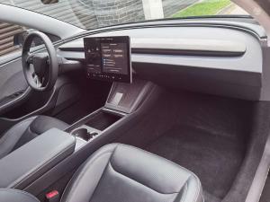 Melns Tesla Model 3 2023 Kauņa, ar dzinēja tilpumu 0.00 L un nobraukumu 62 tūkst. km par 17400 €, foto 34 vietnē AUTOMOTO.COM.LV