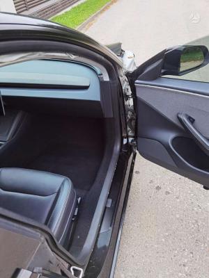 Melns Tesla Model 3 2023 Kauņa, ar dzinēja tilpumu 0.00 L un nobraukumu 62 tūkst. km par 17400 €, foto 35 vietnē AUTOMOTO.COM.LV