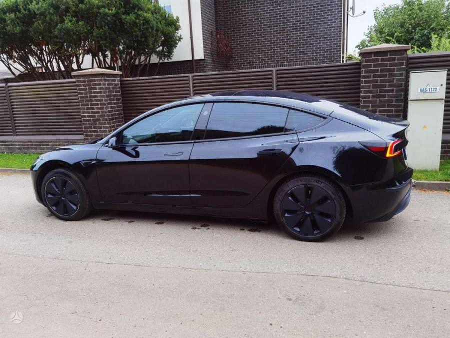 Melns Tesla Model 3 2023 Kauņa, ar dzinēja tilpumu 0.00 L un nobraukumu 62 tūkst. km par 17400 €, foto 38 vietnē AUTOMOTO.COM.LV