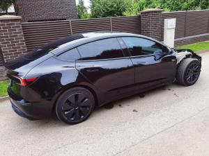 Melns Tesla Model 3 2023 Kauņa, ar dzinēja tilpumu 0.00 L un nobraukumu 62 tūkst. km par 17400 €, foto 40 vietnē AUTOMOTO.COM.LV