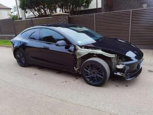 Melns Tesla Model 3 2023 Kauņa, ar dzinēja tilpumu 0.00 L un nobraukumu 62 tūkst. km par 17400 €, foto 41 vietnē AUTOMOTO.COM.LV