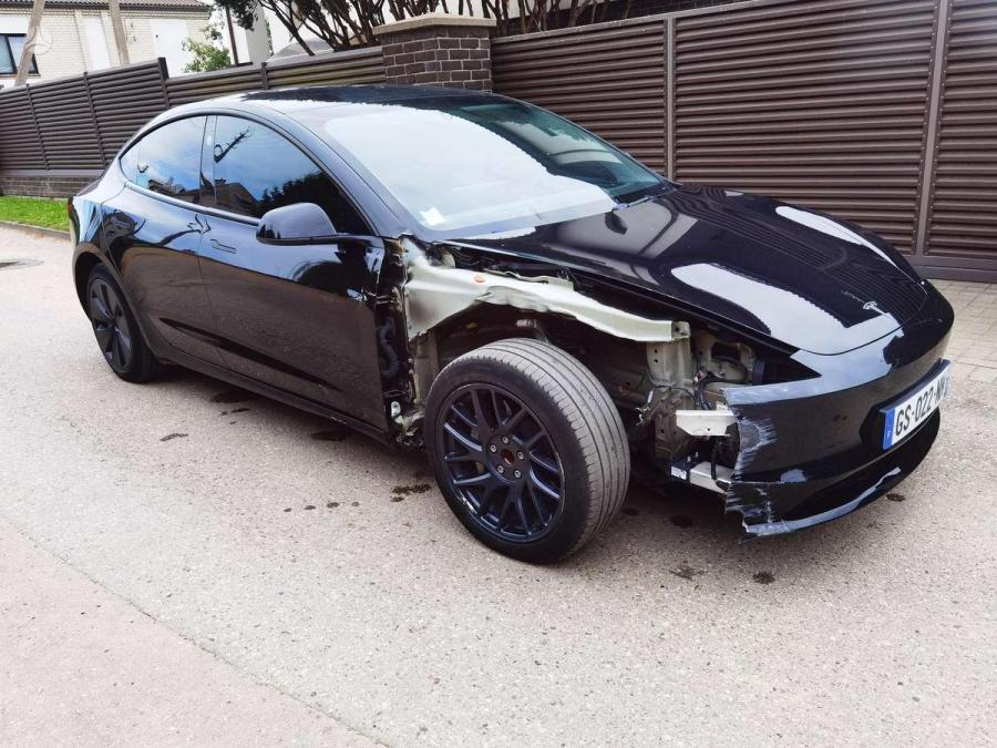 Melns Tesla Model 3 2023 Kauņa, ar dzinēja tilpumu 0.00 L un nobraukumu 62 tūkst. km par 17400 €, foto 42 vietnē AUTOMOTO.COM.LV