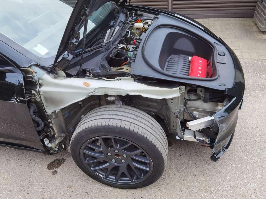 Melns Tesla Model 3 2023 Kauņa, ar dzinēja tilpumu 0.00 L un nobraukumu 62 tūkst. km par 17400 €, foto 52 vietnē AUTOMOTO.COM.LV