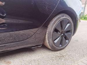 Melns Tesla Model 3 2023 Kauņa, ar dzinēja tilpumu 0.00 L un nobraukumu 62 tūkst. km par 17400 €, foto 54 vietnē AUTOMOTO.COM.LV