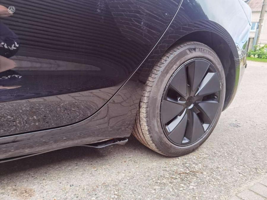 Melns Tesla Model 3 2023 Kauņa, ar dzinēja tilpumu 0.00 L un nobraukumu 62 tūkst. km par 17400 €, foto 54 vietnē AUTOMOTO.COM.LV