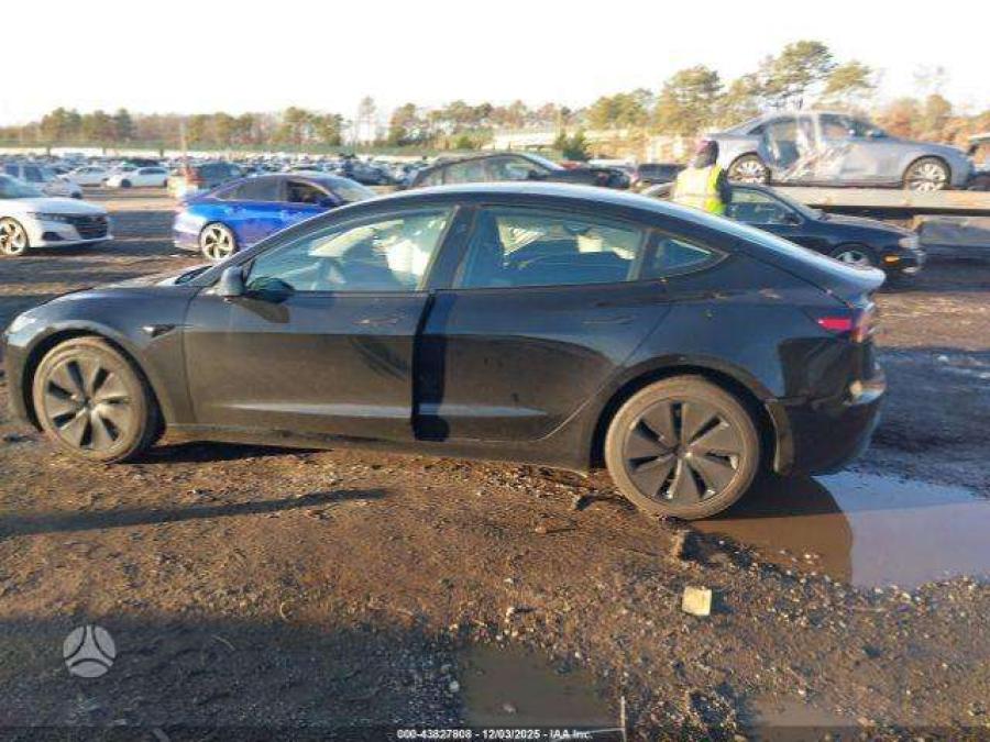 Melns Tesla Model 3 2024 Klaipėda, ar dzinēja tilpumu 0.00 L un nobraukumu 24 tūkst. km par 10100 €, foto 14 vietnē AUTOMOTO.COM.LV