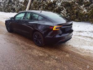 Black Tesla Model 3 2024 in Kaunas, with an engine capacity of 0.00 L and mileage of 16 thousand km for 19500 €, photo  on AUTOMOTO.COM.LV