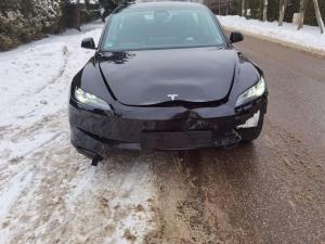 Melns Tesla Model 3 2024 Kauņa, ar dzinēja tilpumu 0.00 L un nobraukumu 16 tūkst. km par 19500 €, foto 4 vietnē AUTOMOTO.COM.LV