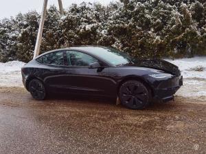 Melns Tesla Model 3 2024 Kauņa, ar dzinēja tilpumu 0.00 L un nobraukumu 16 tūkst. km par 19500 €, foto 30 vietnē AUTOMOTO.COM.LV
