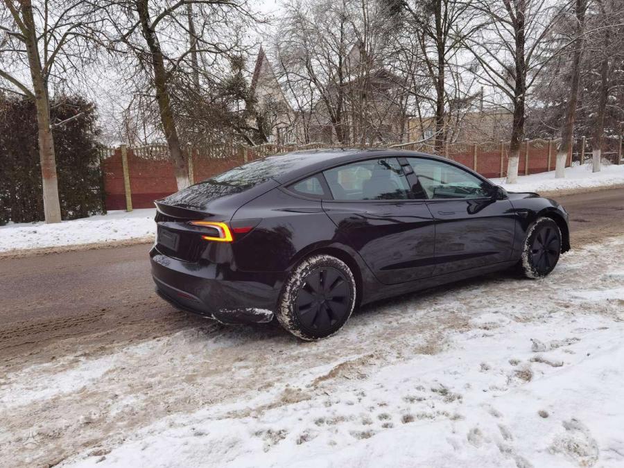 Melns Tesla Model 3 2024 Kauņa, ar dzinēja tilpumu 0.00 L un nobraukumu 16 tūkst. km par 19500 €, foto 31 vietnē AUTOMOTO.COM.LV