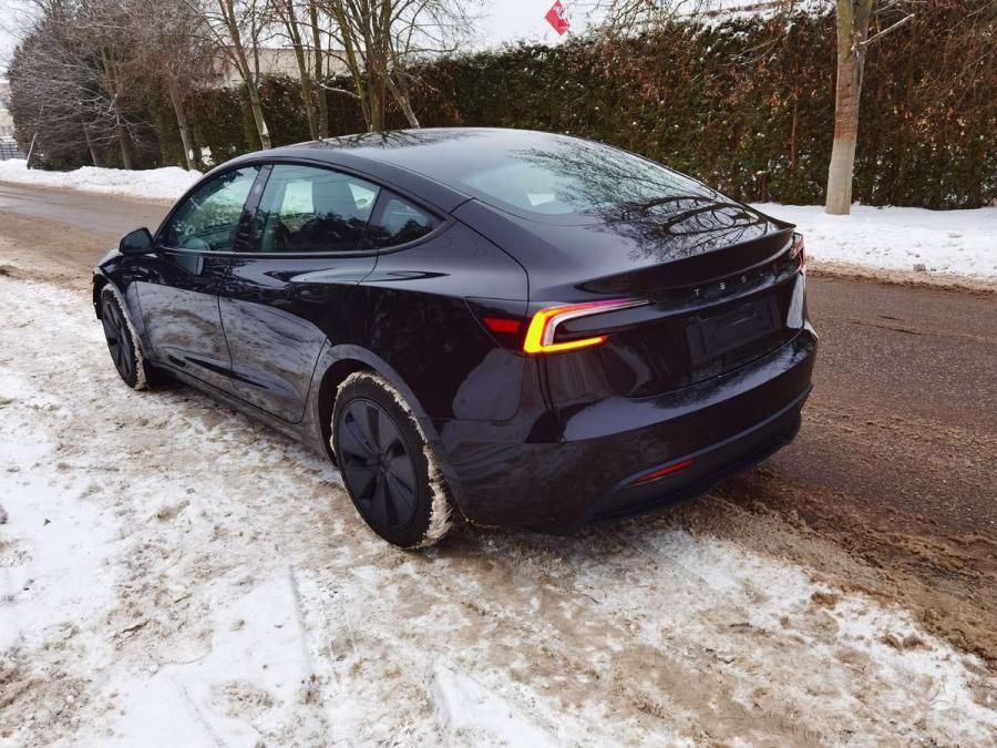 Melns Tesla Model 3 2024 Kauņa, ar dzinēja tilpumu 0.00 L un nobraukumu 16 tūkst. km par 19500 €, foto 34 vietnē AUTOMOTO.COM.LV