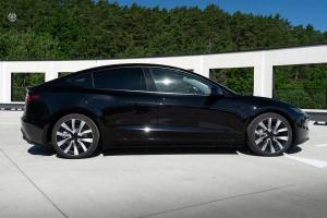Melns Tesla Model 3 2025 Viļņa, ar dzinēja tilpumu 0.00 L un nobraukumu 28 tūkst. km par 35000 €, foto 5 vietnē AUTOMOTO.COM.LV