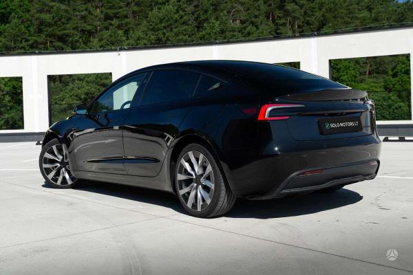 Black Tesla Model 3 2025 in Vilnius, with an engine capacity of 0.00 L and mileage of 28 thousand km for 35000 €, photo 6 on AUTOMOTO.COM.LV